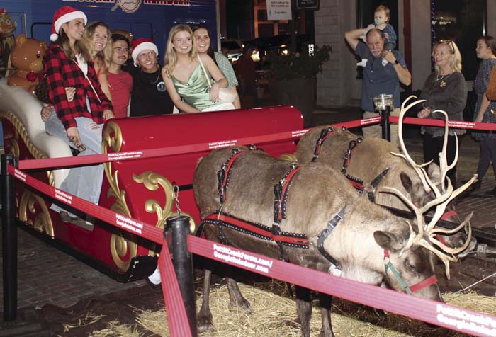 Thousands experience the magic of Victorian Christmas | Thomasville ...